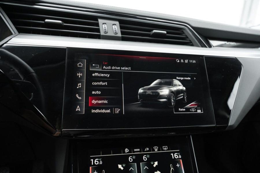 Grey Audi E-Tron 2023 in Riga, with an engine capacity of 0.00 L and mileage of 37 thousand km for 38900 €, photo 29 on AUTOMOTO.COM.LV