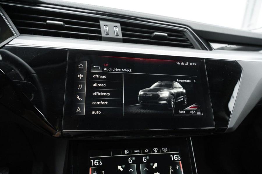 Grey Audi E-Tron 2023 in Riga, with an engine capacity of 0.00 L and mileage of 37 thousand km for 38900 €, photo 30 on AUTOMOTO.COM.LV