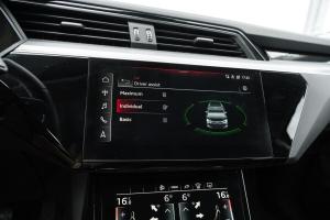 Grey Audi E-Tron 2023 in Riga, with an engine capacity of 0.00 L and mileage of 37 thousand km for 38900 €, photo 32 on AUTOMOTO.COM.LV