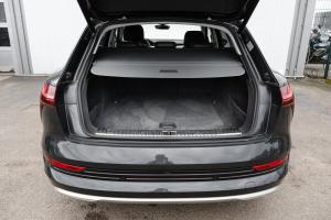 Grey Audi E-Tron 2023 in Riga, with an engine capacity of 0.00 L and mileage of 37 thousand km for 38900 €, photo 40 on AUTOMOTO.COM.LV