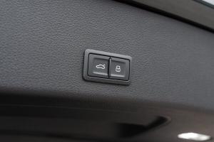 Grey Audi E-Tron 2023 in Riga, with an engine capacity of 0.00 L and mileage of 37 thousand km for 38900 €, photo 41 on AUTOMOTO.COM.LV