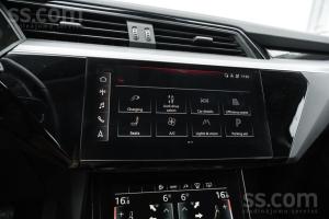 Pelēks Audi E-Tron 2023 Rīga, ar dzinēja tilpumu 0.00 L un nobraukumu 37 tūkst. km par 38900 €, foto 28 vietnē AUTOMOTO.COM.LV