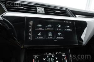 Pelēks Audi E-Tron 2023 Rīga, ar dzinēja tilpumu 0.00 L un nobraukumu 37 tūkst. km par 38900 €, foto 35 vietnē AUTOMOTO.COM.LV