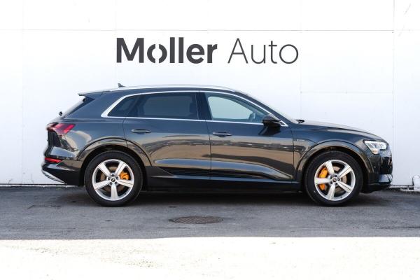 Pelēks Audi E-Tron 2023 Rīga, ar dzinēja tilpumu 0.00 L un nobraukumu 48 tūkst. km par 38500 €, foto 6 vietnē AUTOMOTO.COM.LV