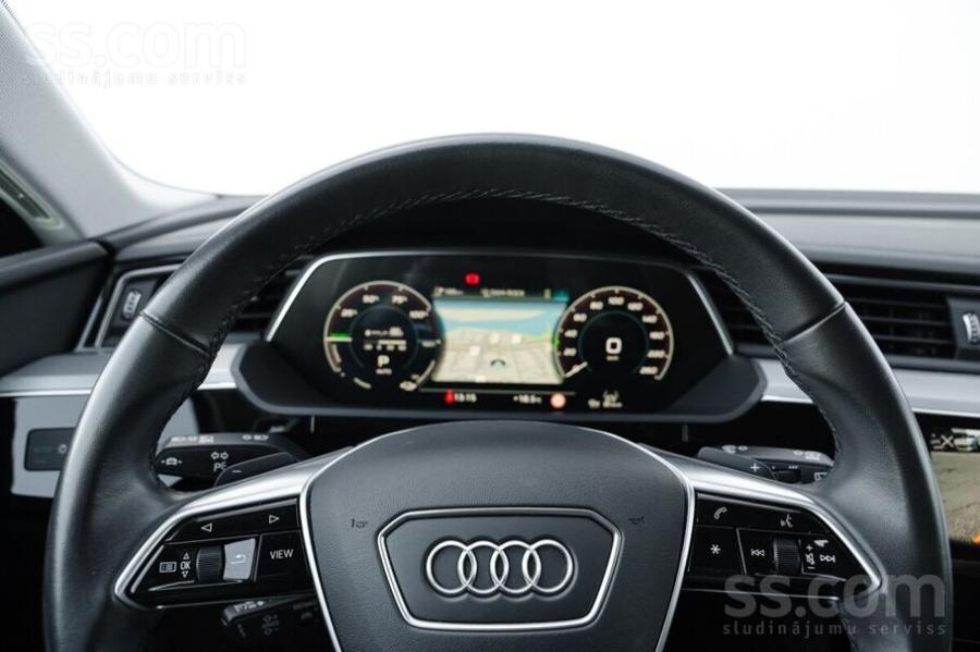 Pelēks Audi E-Tron 2023 Rīga, ar dzinēja tilpumu 0.00 L un nobraukumu 48 tūkst. km par 38500 €, foto 22 vietnē AUTOMOTO.COM.LV