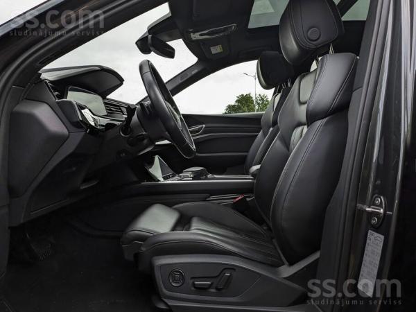Grey Audi E-Tron 2023 in Tukums, with an engine capacity of 0.00 L and mileage of 132 thousand km for 39990 €, photo 7 on AUTOMOTO.COM.LV