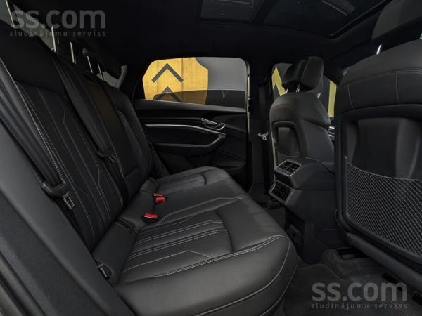 Grey Audi E-Tron 2023 in Tukums, with an engine capacity of 0.00 L and mileage of 132 thousand km for 39990 €, photo 9 on AUTOMOTO.COM.LV