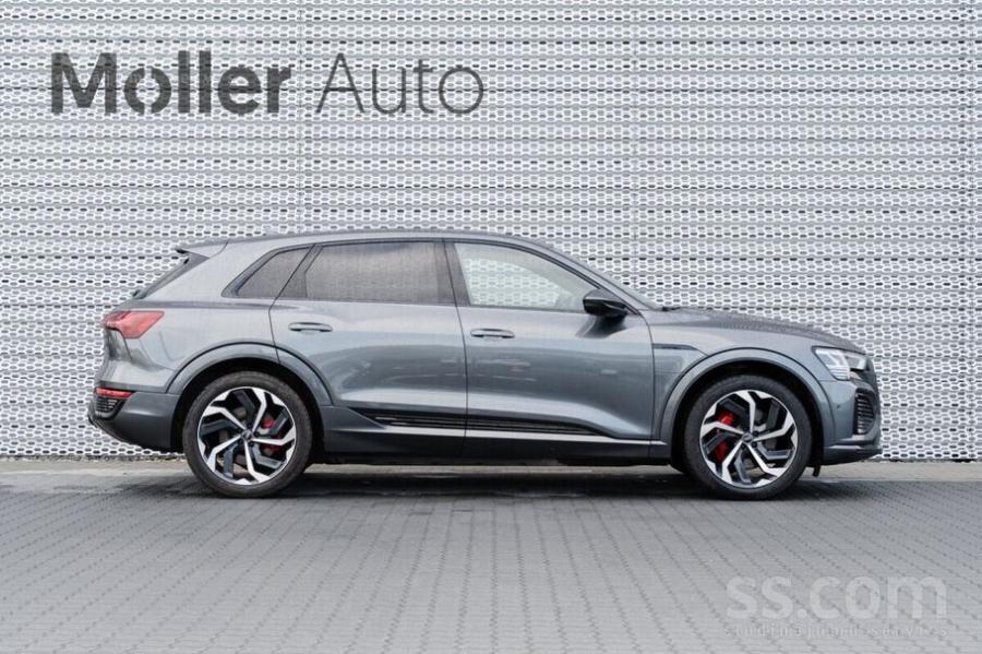 Grey Audi E-Tron 2024 in Riga, with an engine capacity of 0.00 L and mileage of 73 thousand km for 64100 €, photo 6 on AUTOMOTO.COM.LV