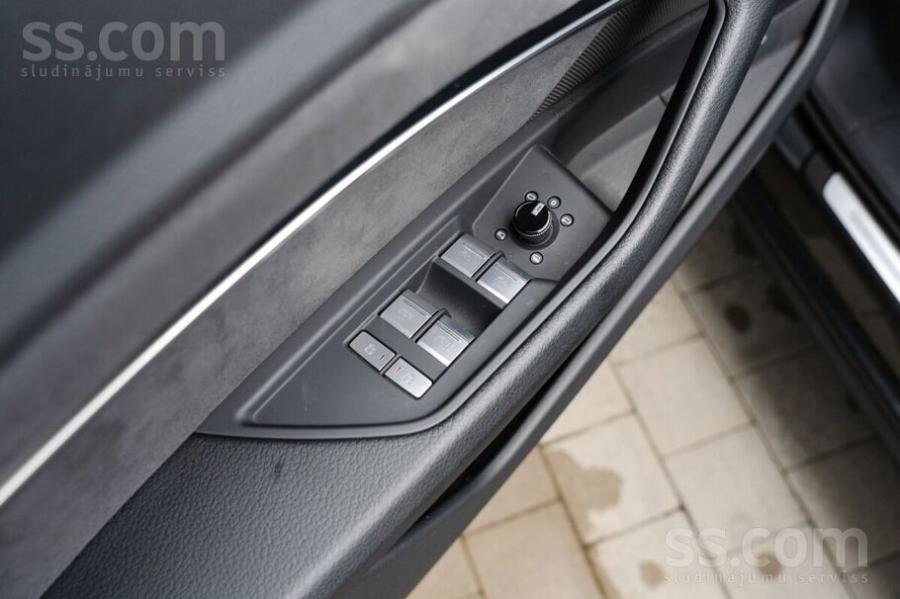 Grey Audi E-Tron 2024 in Riga, with an engine capacity of 0.00 L and mileage of 73 thousand km for 64100 €, photo 8 on AUTOMOTO.COM.LV