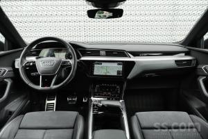 Grey Audi E-Tron 2024 in Riga, with an engine capacity of 0.00 L and mileage of 55 thousand km for 59900 €, photo 8 on AUTOMOTO.COM.LV