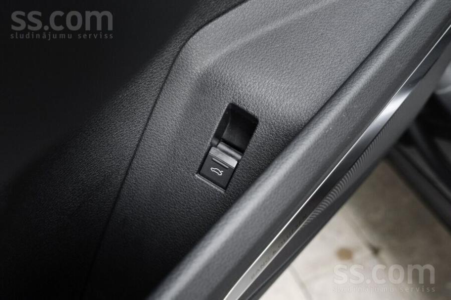 Grey Audi E-Tron 2024 in Riga, with an engine capacity of 0.00 L and mileage of 55 thousand km for 59900 €, photo 12 on AUTOMOTO.COM.LV