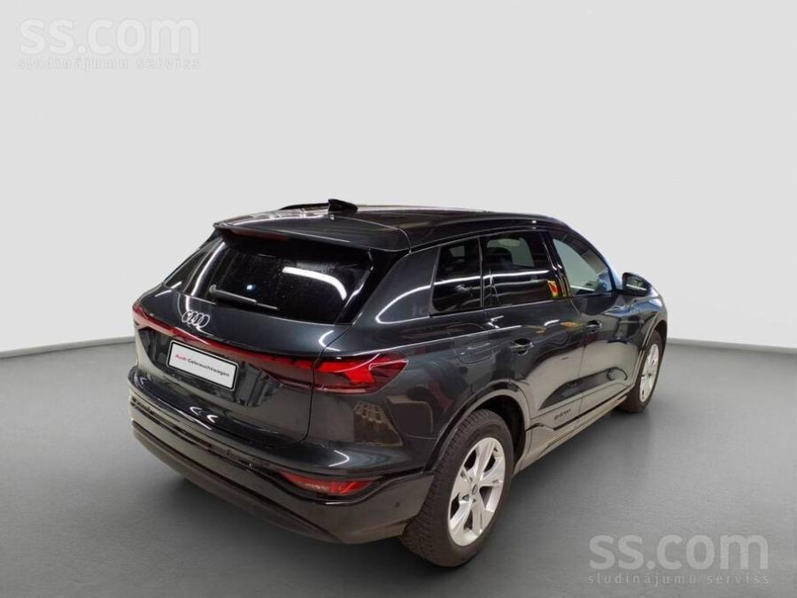Grey Audi E-Tron 2025 in Riga, with an engine capacity of 0.00 L and mileage of 21 thousand km for 57500 €, photo 3 on AUTOMOTO.COM.LV
