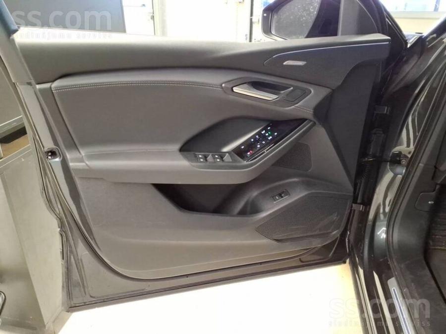 Grey Audi E-Tron 2025 in Riga, with an engine capacity of 0.00 L and mileage of 21 thousand km for 57500 €, photo 6 on AUTOMOTO.COM.LV