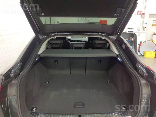 Pelēks Audi E-Tron 2025 Rīga, ar dzinēja tilpumu 0.00 L un nobraukumu 18 tūkst. km par 56900 €, foto 10 vietnē AUTOMOTO.COM.LV