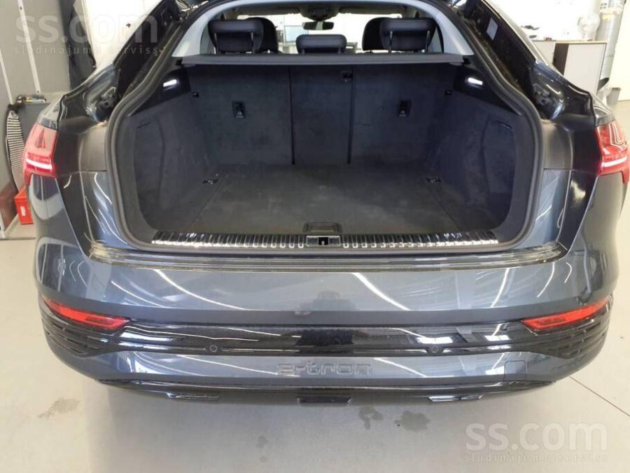Pelēks Audi E-Tron 2025 Rīga, ar dzinēja tilpumu 0.00 L un nobraukumu 18 tūkst. km par 56900 €, foto 12 vietnē AUTOMOTO.COM.LV