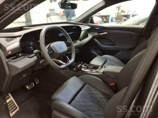 Grey Audi E-Tron 2025 in Riga, with an engine capacity of 0.00 L and mileage of 11 thousand km for 65400 €, photo 3 on AUTOMOTO.COM.LV