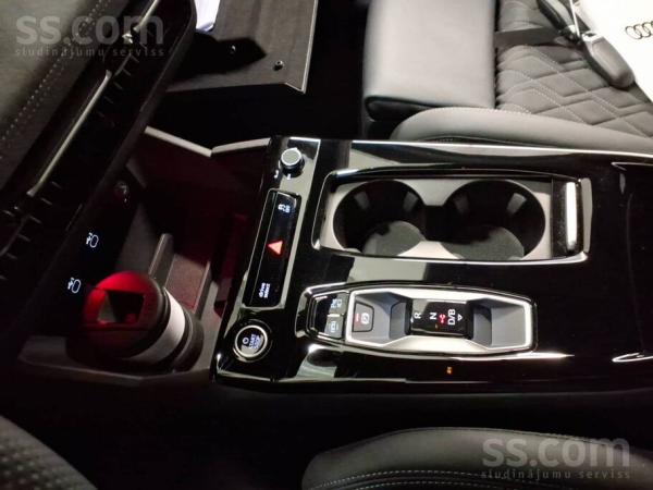 Grey Audi E-Tron 2025 in Riga, with an engine capacity of 0.00 L and mileage of 11 thousand km for 65400 €, photo 6 on AUTOMOTO.COM.LV