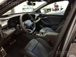 Grey Audi E-Tron 2025 in Riga, with an engine capacity of 0.00 L and mileage of 9 thousand km for 69100 €, photo 4 on AUTOMOTO.COM.LV
