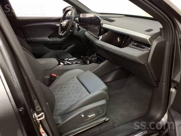 Grey Audi E-Tron 2025 in Riga, with an engine capacity of 0.00 L and mileage of 9 thousand km for 69100 €, photo 7 on AUTOMOTO.COM.LV