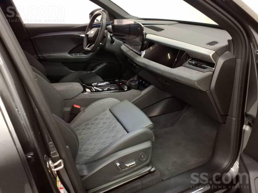 Grey Audi E-Tron 2025 in Riga, with an engine capacity of 0.00 L and mileage of 9 thousand km for 69100 €, photo 8 on AUTOMOTO.COM.LV