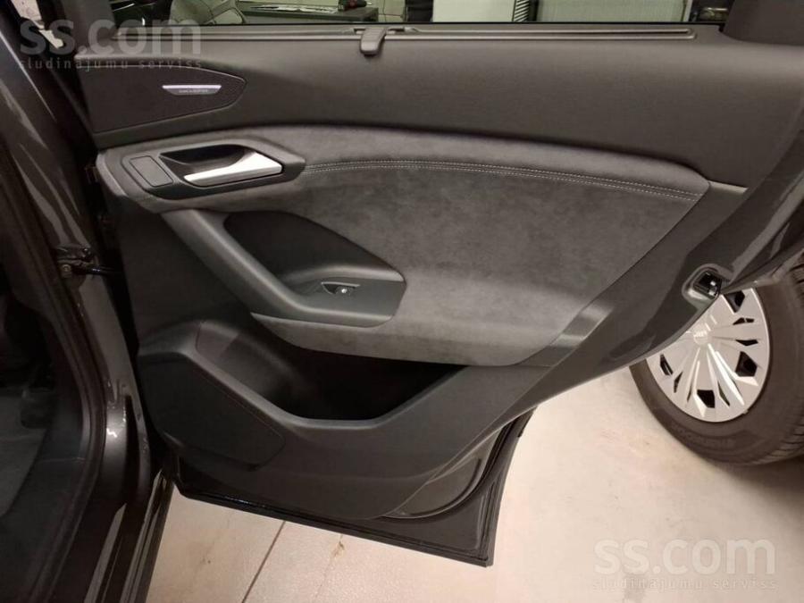 Grey Audi E-Tron 2025 in Riga, with an engine capacity of 0.00 L and mileage of 9 thousand km for 69100 €, photo 12 on AUTOMOTO.COM.LV