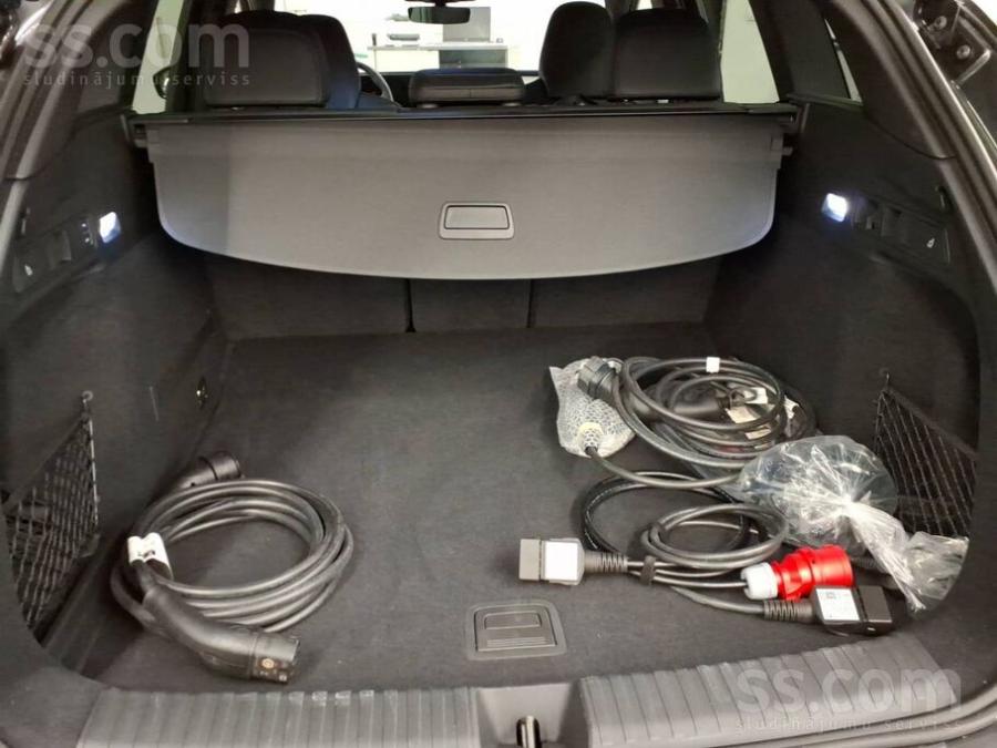 Grey Audi E-Tron 2025 in Riga, with an engine capacity of 0.00 L and mileage of 9 thousand km for 69100 €, photo 15 on AUTOMOTO.COM.LV