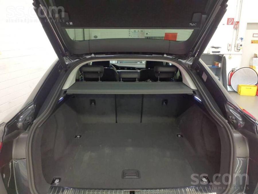 Grey Audi E-Tron 2025 in Riga, with an engine capacity of 0.00 L and mileage of 18 thousand km for 54400 €, photo 11 on AUTOMOTO.COM.LV