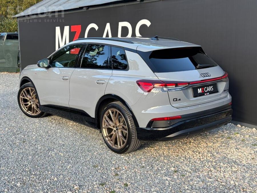 Grey Audi E-Tron 2025 in Riga, with an engine capacity of 0.00 L and mileage of 18 thousand km for 46990 €, photo 4 on AUTOMOTO.COM.LV