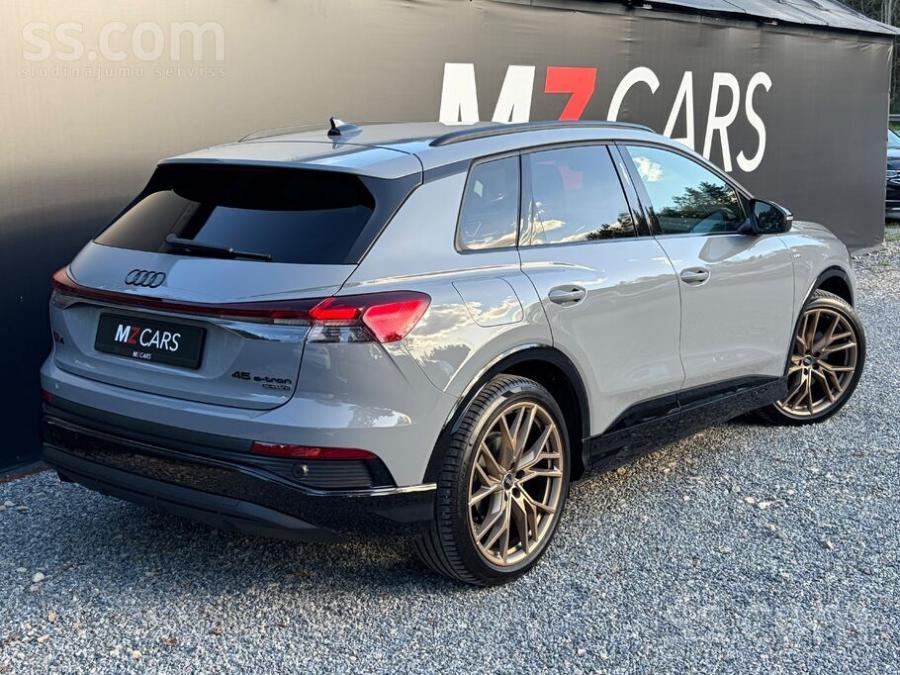 Grey Audi E-Tron 2025 in Riga, with an engine capacity of 0.00 L and mileage of 18 thousand km for 46990 €, photo 5 on AUTOMOTO.COM.LV