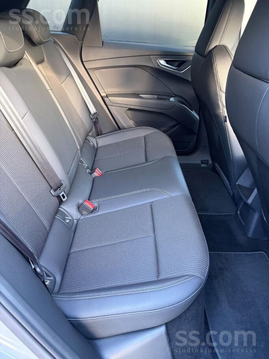 Grey Audi E-Tron 2025 in Riga, with an engine capacity of 0.00 L and mileage of 18 thousand km for 46990 €, photo 10 on AUTOMOTO.COM.LV