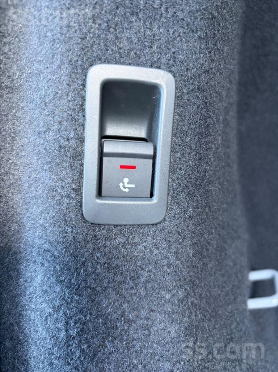 Grey Audi E-Tron 2025 in Riga, with an engine capacity of 0.00 L and mileage of 18 thousand km for 46990 €, photo 23 on AUTOMOTO.COM.LV