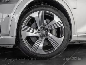Pelēks Audi E-Tron 2020 Tallina, ar dzinēja tilpumu 0.00 L un nobraukumu 101 tūkst. km par 30900 €, foto 5 vietnē AUTOMOTO.COM.LV