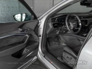 Pelēks Audi E-Tron 2020 Tallina, ar dzinēja tilpumu 0.00 L un nobraukumu 101 tūkst. km par 30900 €, foto 6 vietnē AUTOMOTO.COM.LV