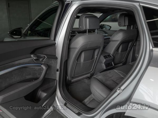 Grey Audi E-Tron 2020 in Tallinn, with an engine capacity of 0.00 L and mileage of 101 thousand km for 30900 €, photo 7 on AUTOMOTO.COM.LV