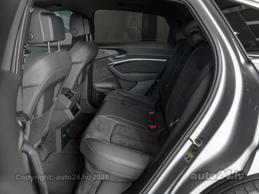 Pelēks Audi E-Tron 2020 Tallina, ar dzinēja tilpumu 0.00 L un nobraukumu 101 tūkst. km par 30900 €, foto 9 vietnē AUTOMOTO.COM.LV