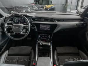 Pelēks Audi E-Tron 2020 Tallina, ar dzinēja tilpumu 0.00 L un nobraukumu 101 tūkst. km par 30900 €, foto 10 vietnē AUTOMOTO.COM.LV