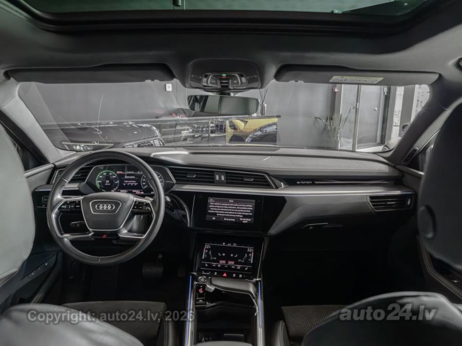 Pelēks Audi E-Tron 2020 Tallina, ar dzinēja tilpumu 0.00 L un nobraukumu 101 tūkst. km par 30900 €, foto 11 vietnē AUTOMOTO.COM.LV