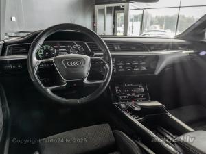 Pelēks Audi E-Tron 2020 Tallina, ar dzinēja tilpumu 0.00 L un nobraukumu 101 tūkst. km par 30900 €, foto 13 vietnē AUTOMOTO.COM.LV