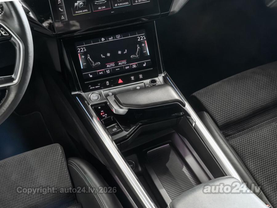 Pelēks Audi E-Tron 2020 Tallina, ar dzinēja tilpumu 0.00 L un nobraukumu 101 tūkst. km par 30900 €, foto 14 vietnē AUTOMOTO.COM.LV