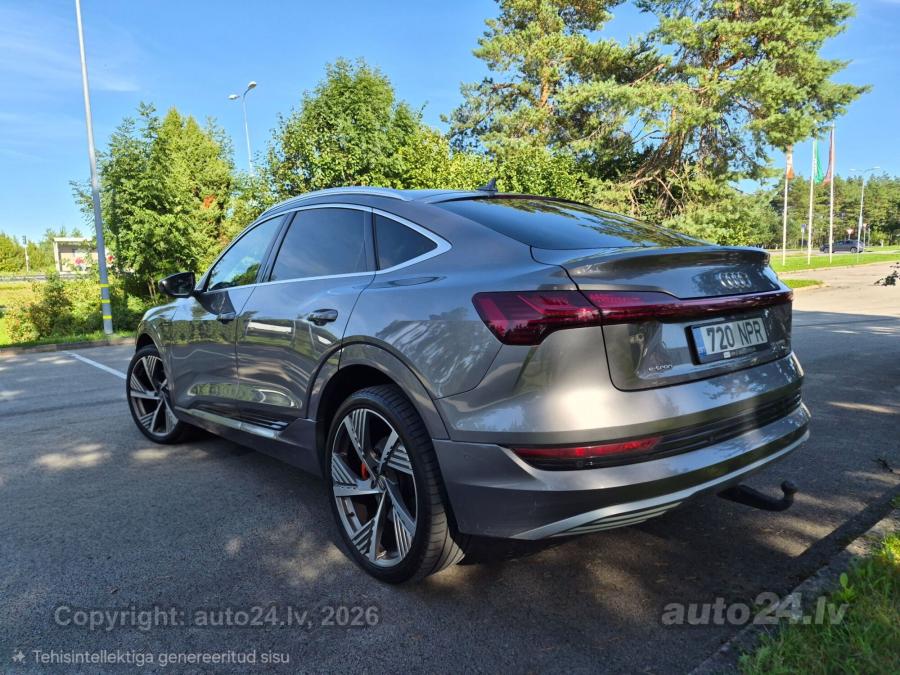 Pelēks Audi E-Tron 2020 Tallina, ar dzinēja tilpumu 0.00 L un nobraukumu 125 tūkst. km par 28600 €, foto 7 vietnē AUTOMOTO.COM.LV