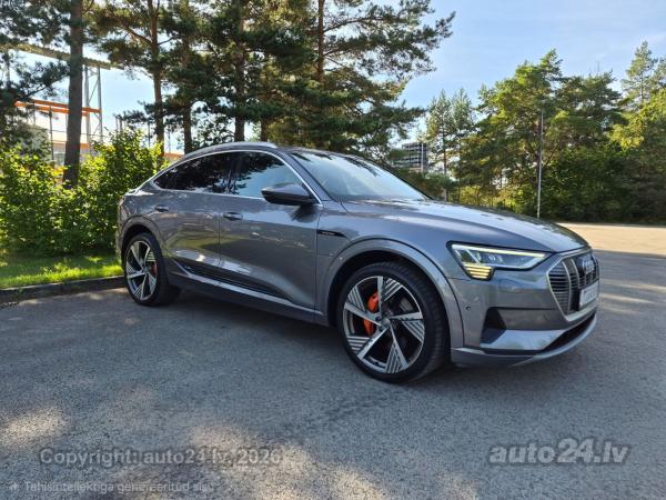 Pelēks Audi E-Tron 2020 Tallina, ar dzinēja tilpumu 0.00 L un nobraukumu 125 tūkst. km par 28600 €, foto 10 vietnē AUTOMOTO.COM.LV
