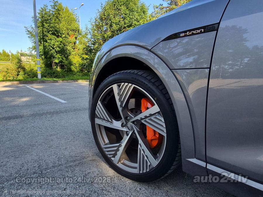 Pelēks Audi E-Tron 2020 Tallina, ar dzinēja tilpumu 0.00 L un nobraukumu 125 tūkst. km par 28600 €, foto 13 vietnē AUTOMOTO.COM.LV