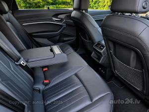 Pelēks Audi E-Tron 2020 Tallina, ar dzinēja tilpumu 0.00 L un nobraukumu 125 tūkst. km par 28600 €, foto 15 vietnē AUTOMOTO.COM.LV