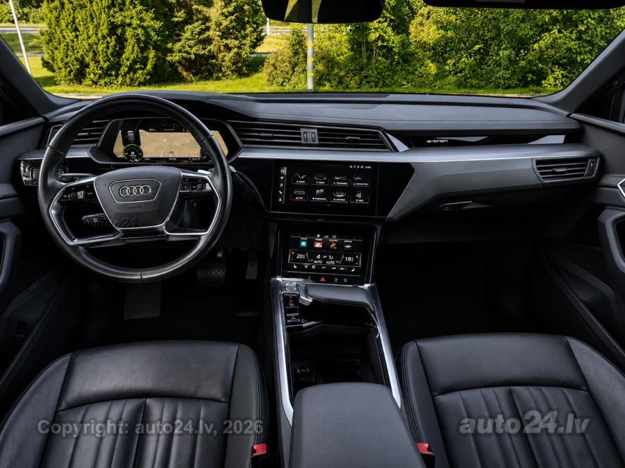 Pelēks Audi E-Tron 2020 Tallina, ar dzinēja tilpumu 0.00 L un nobraukumu 125 tūkst. km par 28600 €, foto 18 vietnē AUTOMOTO.COM.LV