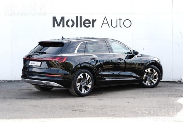 Grey Audi E-Tron 2021 in Riga, with an engine capacity of 0.00 L and mileage of 76 thousand km for 27900 €, photo 4 on AUTOMOTO.COM.LV