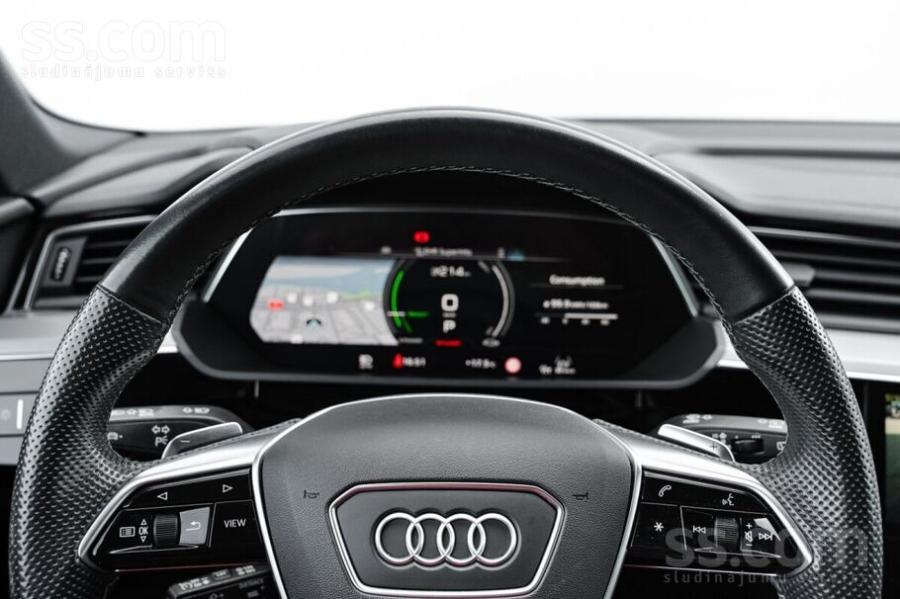 Grey Audi E-Tron 2021 in Riga, with an engine capacity of 0.00 L and mileage of 76 thousand km for 27900 €, photo 17 on AUTOMOTO.COM.LV