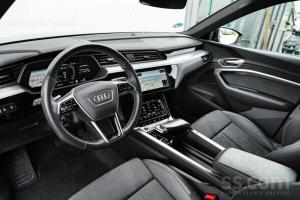 Grey Audi E-Tron 2021 in Riga, with an engine capacity of 0.00 L and mileage of 76 thousand km for 27900 €, photo 32 on AUTOMOTO.COM.LV
