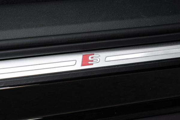 Grey Audi E-Tron 2021 in Riga, with an engine capacity of 0.00 L and mileage of 76 thousand km for 27150 €, photo 7 on AUTOMOTO.COM.LV