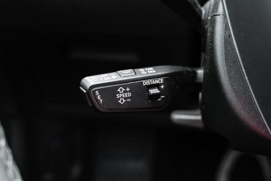Серый Ауди E-Tron 2021 в Рига, объемом двигателя 0.00 л и пробегом 76 тыс. км за 27150 €, фото 13 на AUTOMOTO.COM.LV