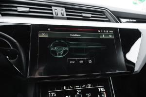 Серый Ауди E-Tron 2021 в Рига, объемом двигателя 0.00 л и пробегом 76 тыс. км за 27150 €, фото 20 на AUTOMOTO.COM.LV